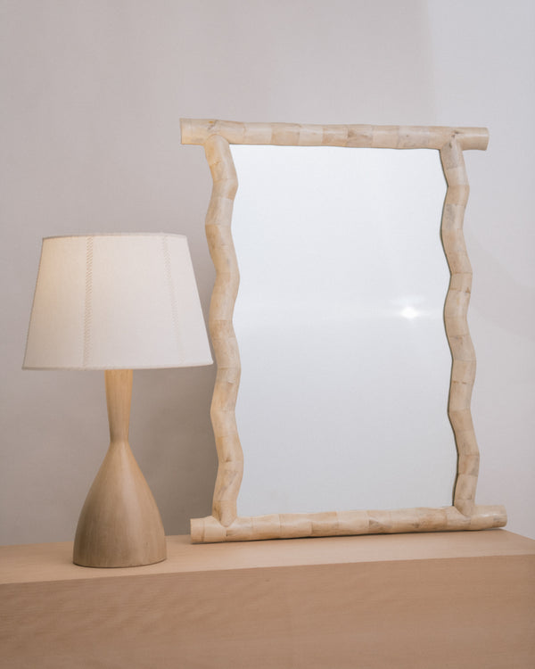 Scroll Mirror Subject Living